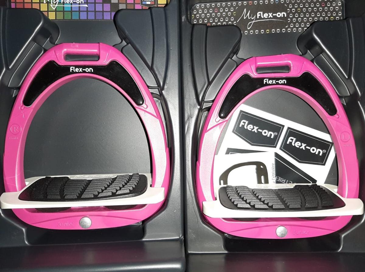 Etriers Flex-On junior rose destockage - Sellerie de Lésigny